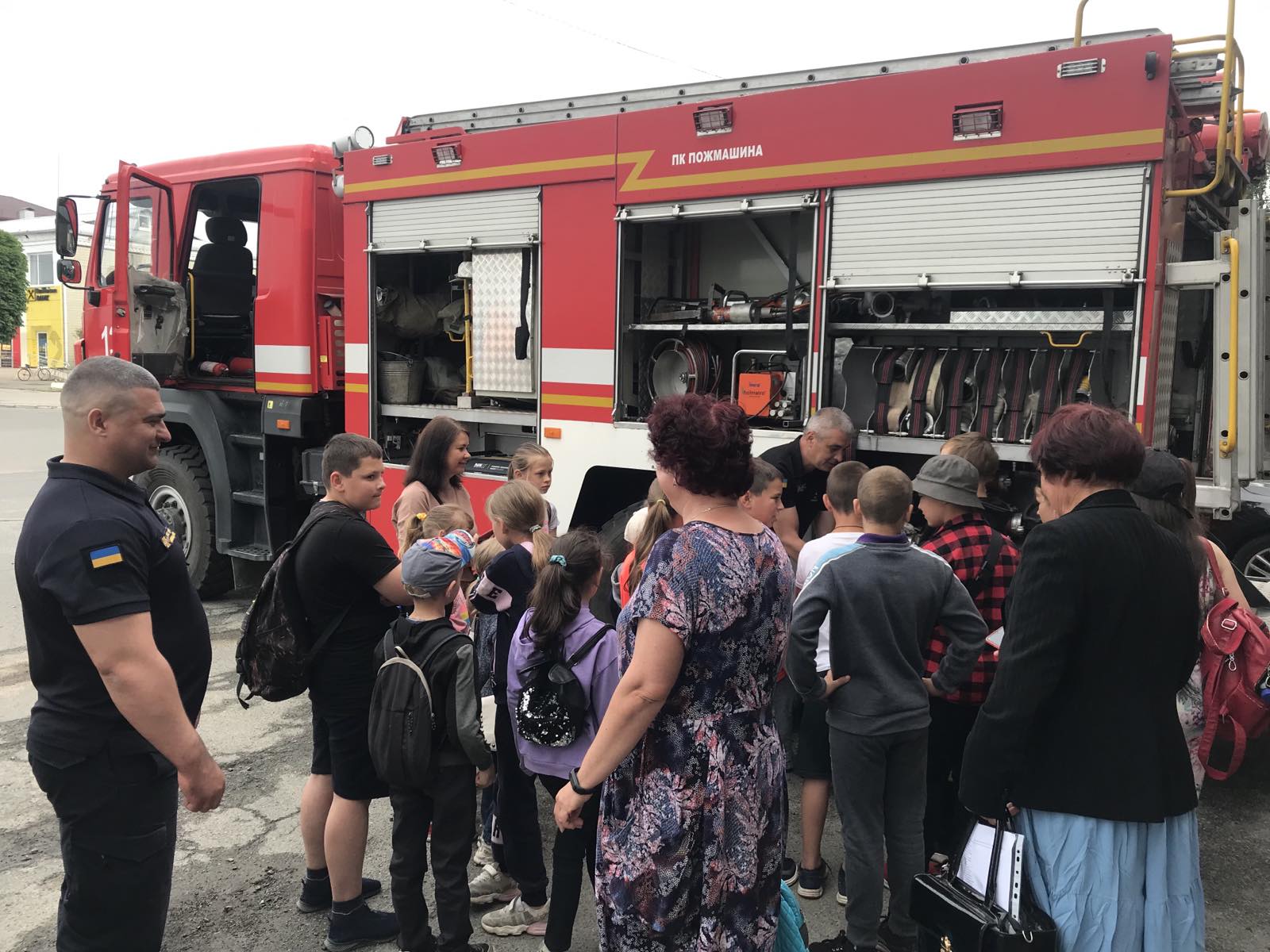 Екскурсія в світ безпеки: малинські рятувальники навчають дітей правил ...