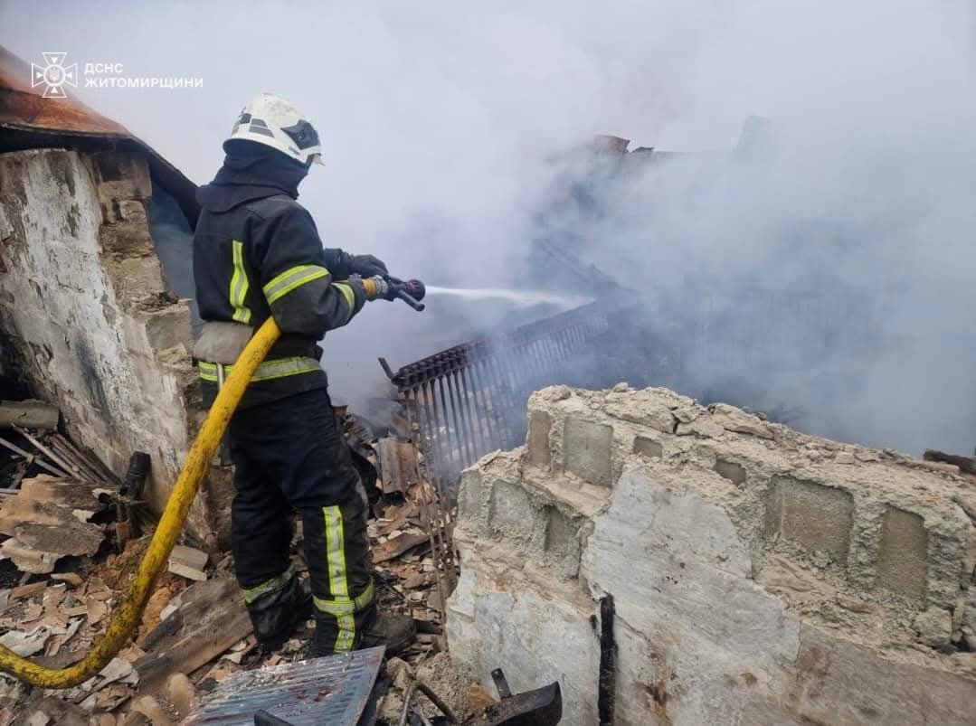 Малинські пожежники гасили пожежу в Пиріжках | Малин
